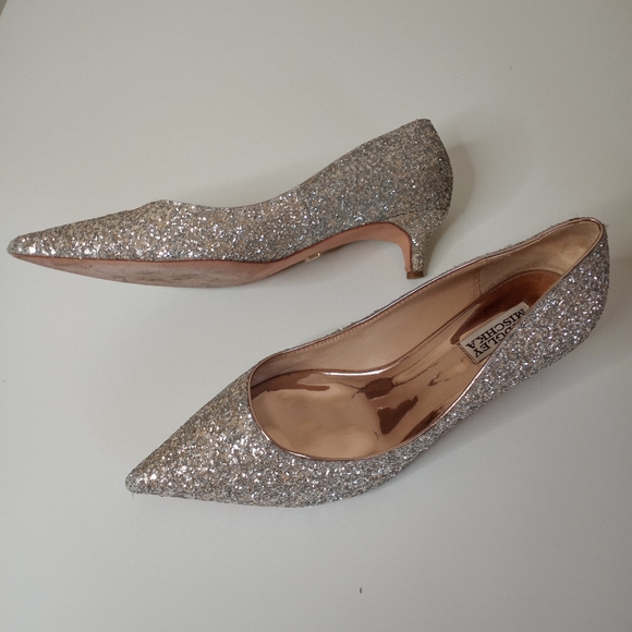 Badgley Mischka Glitter Kitten Heel Pumps - staraliner.com